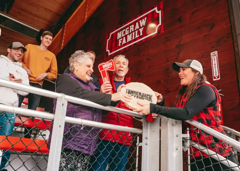 Pigeon Forge Shows | Paula Deen's Lumberjack Feud